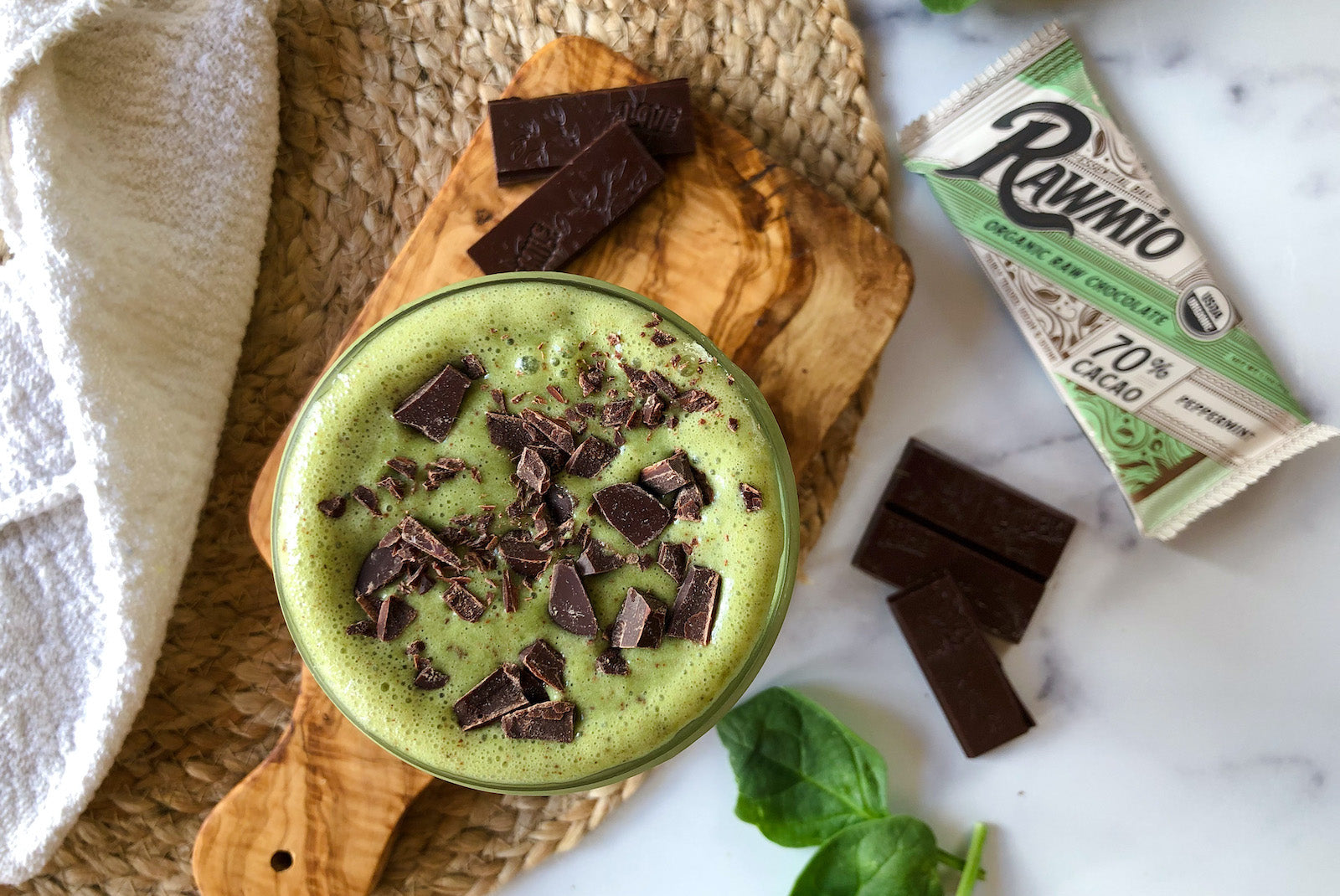 Raw Superfood Mint Chip Shake | rawguru.com